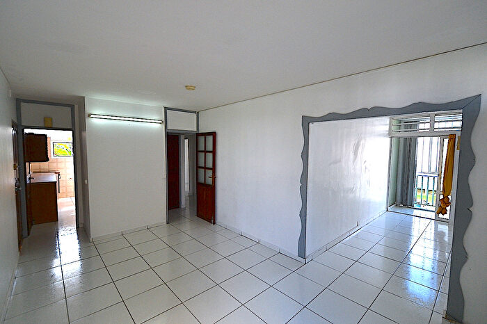 Appartement à vendre - Les Abymes - 5 pièces - 3 chambres