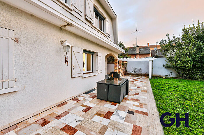 Maison à vendre - Villeurbanne, Buers - 6 pièces - 5 chambres