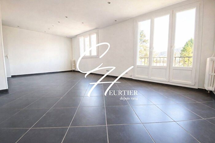 Appartement à louer - Renaudie-La Plaine, Saint-Martin-dHères - 3 pièces - 2 chambres