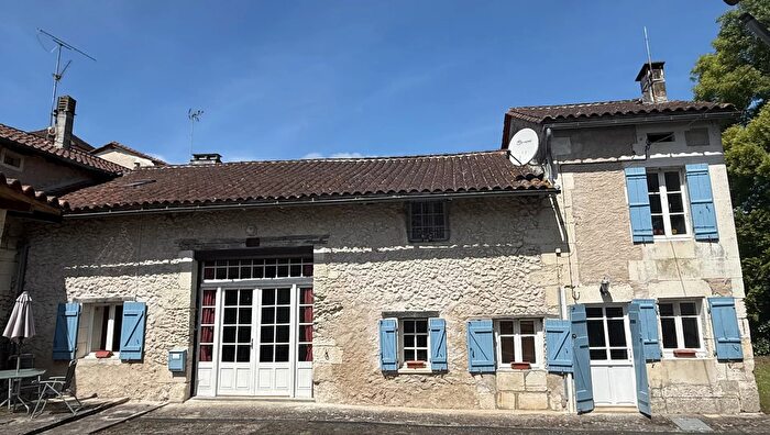 Maison à vendre - Tocane-Saint-Apre - 6 pièces - 4 chambres