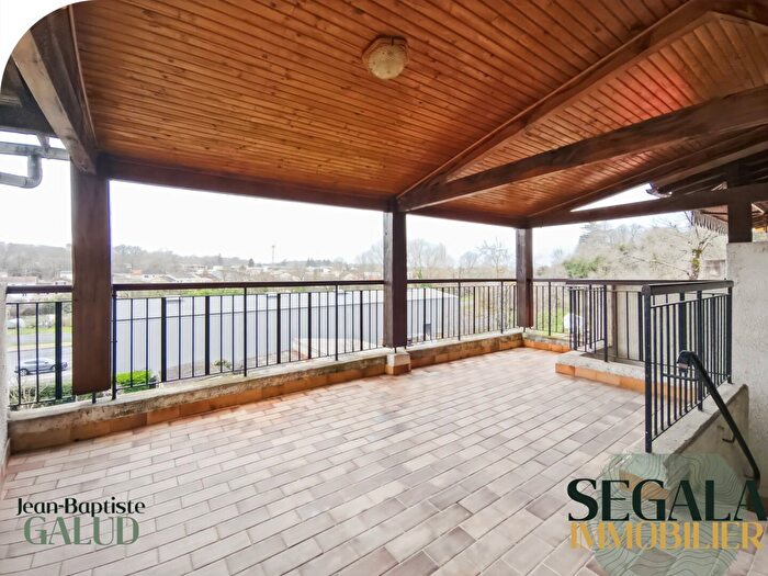 Maison à louer - Centre Ville, Carmaux - 4 pièces - 2 chambres