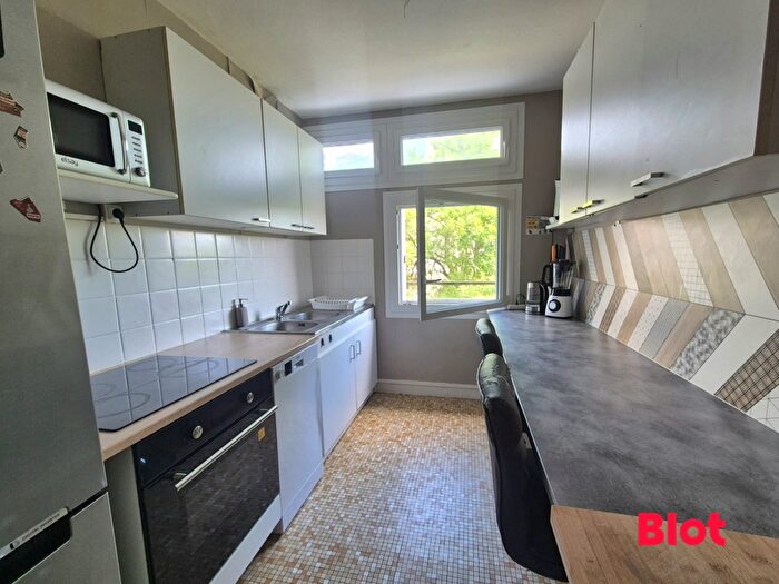 Quartiers Nord-Ouest, Villejean : Appartement 3 pièces à louer