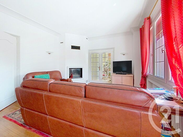 Maison à vendre - Saint-Pourçain-sur-Sioule - 8 pièces - 4 chambres