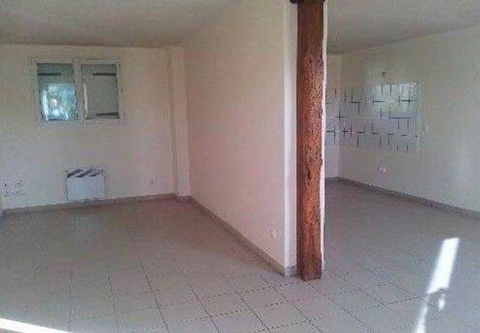 Saint-Aubin-de-Blaye : Appartement 3 pièces à louer