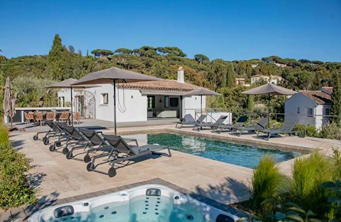 Maison à vendre - La Croix-Valmer - 6 pièces - 5 chambres