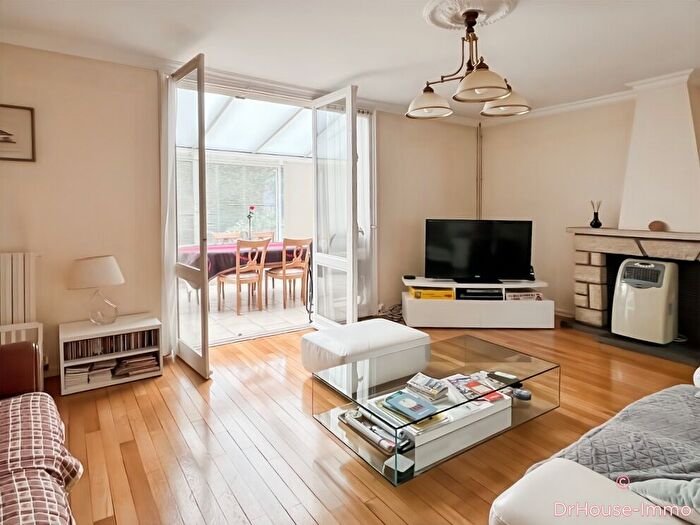 Maison à vendre - Saint-Julien-les-Villas - 5 pièces - 3 chambres