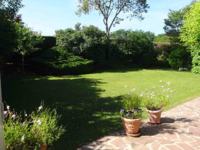 Maison à louer - Buc - 5 pièces - 3 chambres