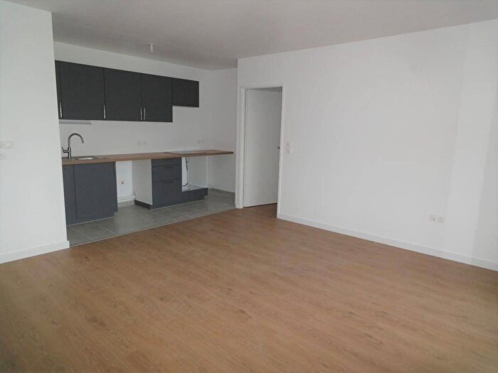 Appartement à louer - Clairmarais-Charles Arnould, Reims - 3 pièces - 2 chambres