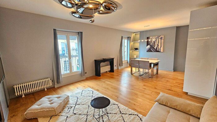 Appartement à louer - Clignancourt-Jules Joffrin, Paris ème arrondissement - 2 pièces - 1 chambre