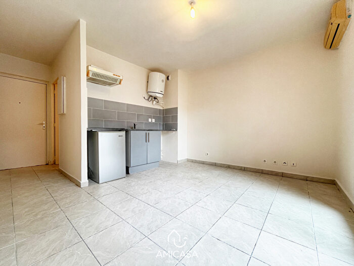 Appartement à vendre - Saint-Denis, Le Chaudron, Sainte-Clotilde - 1 pièce - 1 chambre