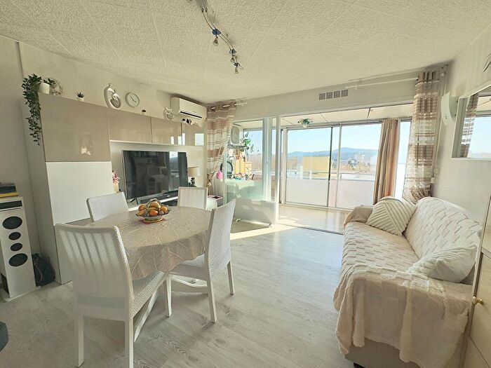 Appartement à vendre - Le Lavandou, Centre-ville, Plage du Lavandou, Pointe Pilon - 2 pièces - 1 chambre