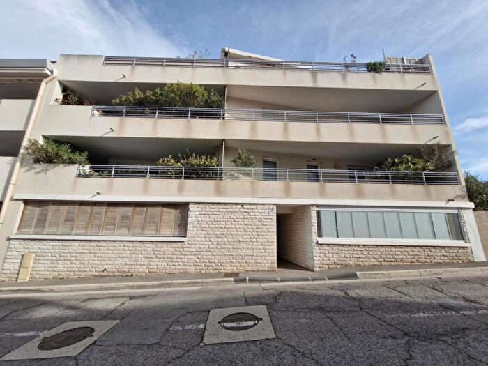 Appartement à louer - Marseille e , Montredon - 1 pièce