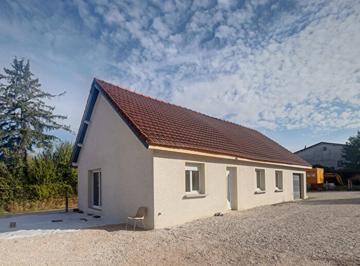 Maison 6 pièces à Pierre-de-Bresse, à vendre