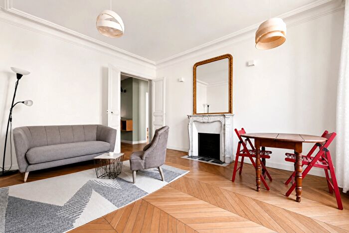 Appartement 3 pièces à Paris 18ème, Barbès, Château Rouge, à vendre
