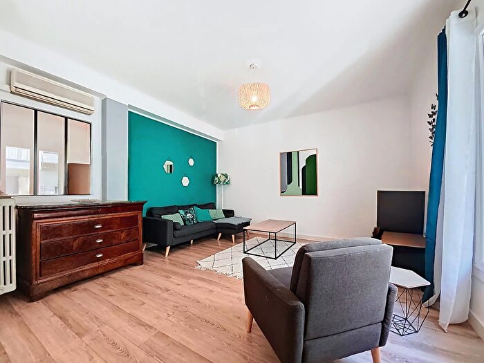 Appartement à vendre - Antibes, Coeur de ville - 3 pièces - 2 chambres