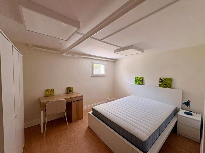 La Pierre Heuzé, Caen : Appartement 1 pièce à louer