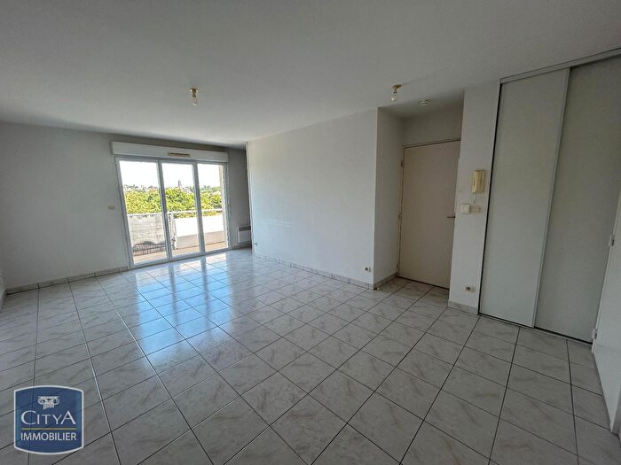 Appartement à louer - Bressuire, Bel-air - 3 pièces - 2 chambres