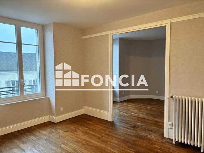 Appartement à louer - Centre Ville Nord Ouest, Fontainebleau - 4 pièces - 2 chambres