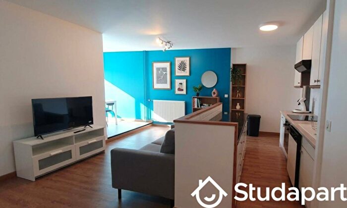 Appartement à louer - Saint Liesne-Centre Est, Melun - 1 pièce - 4 chambres