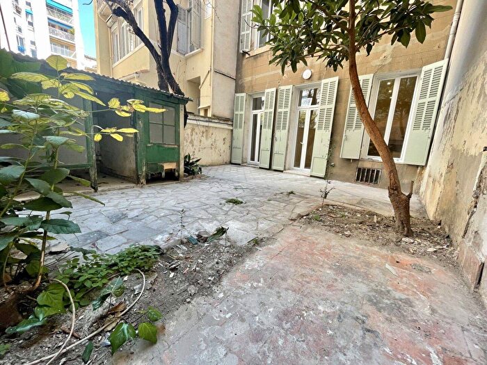 Appartement à louer - Castellane, Marseille ème arrondissement - 3 pièces - 2 chambres