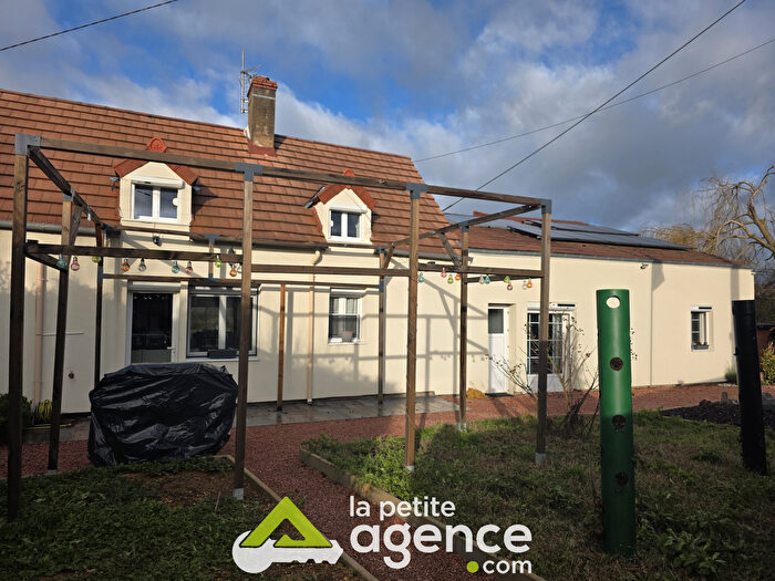 Maison à vendre - Chalivoy-Milon - 7 pièces - 5 chambres