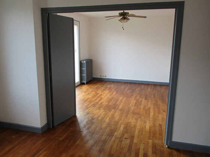 Appartement à louer - Brive-la-Gaillarde, Centre-ville, Pont Cardinal, Champanatier - 3 pièces - 2 chambres