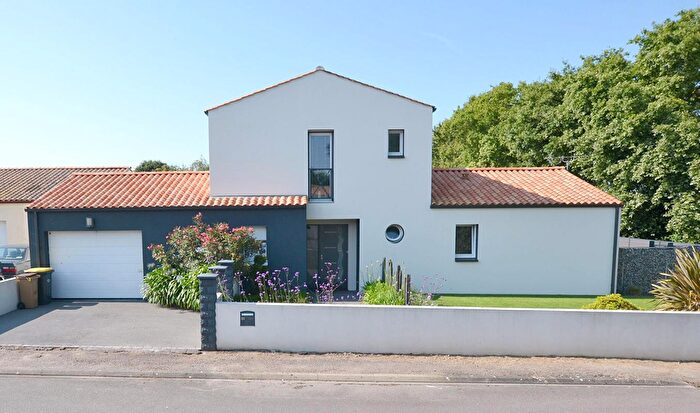 Maison à vendre - La Chapelle-Achard - 7 pièces - 5 chambres