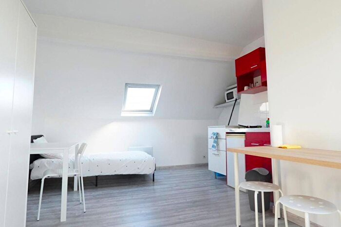 Sainte Anne-Faubourg, Amiens : Appartement 1 pièce à louer