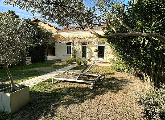 Maison à vendre - Arles, Griffeuille - 7 pièces - 4 chambres