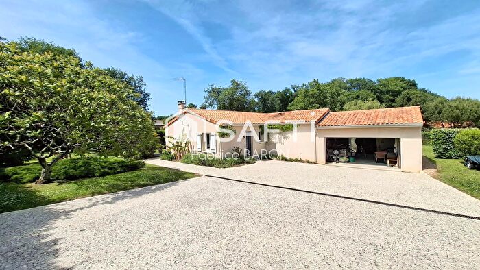 Maison 4 pièces à Lavoux, à vendre