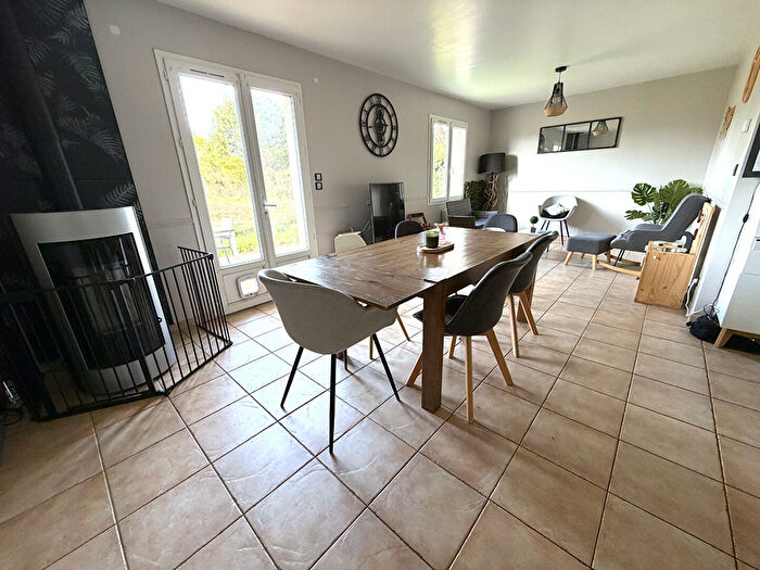 Maison à vendre - La Bazoge - 5 pièces - 3 chambres