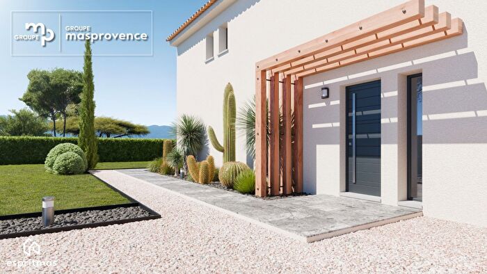 Maison 4 pièces à Tourrettes, à vendre