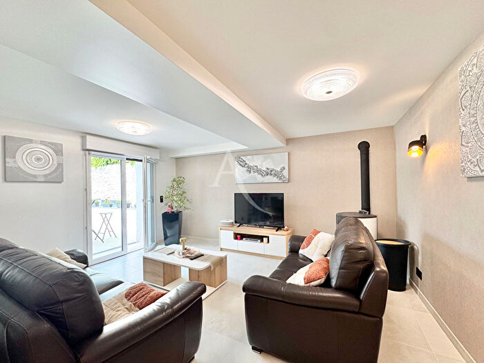 Maison à vendre - Avril - 6 pièces - 4 chambres