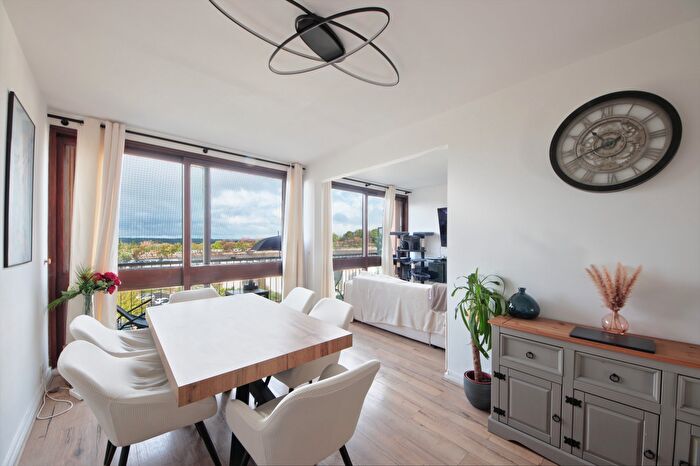 Appartement à vendre - Fontenay-le-Fleury, Croix du Mont - 4 pièces - 2 chambres