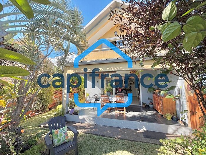 Maison à vendre - Saint-Pierre, La ligne des Bambous, La Concession - 4 pièces - 3 chambres