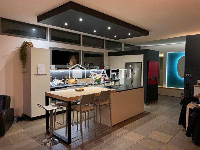 Maison à vendre - Montfaucon - 6 pièces - 4 chambres