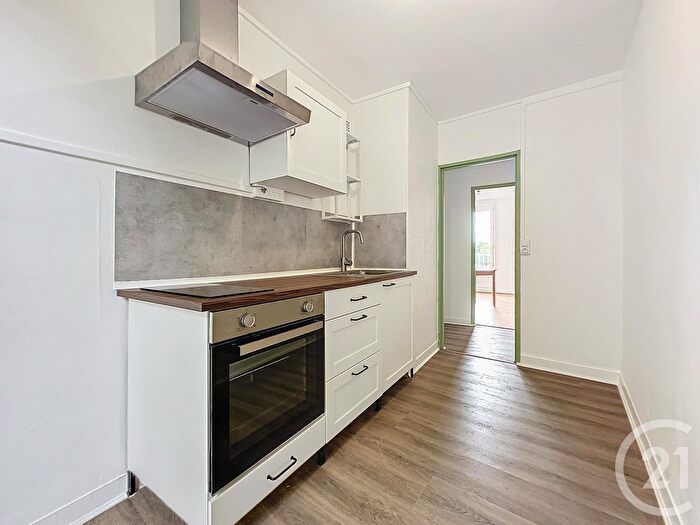 Appartement à louer - Montbéliard, Faubourg, Mont-Chevis, Chiffogne, Citadelle - 3 pièces - 2 chambres