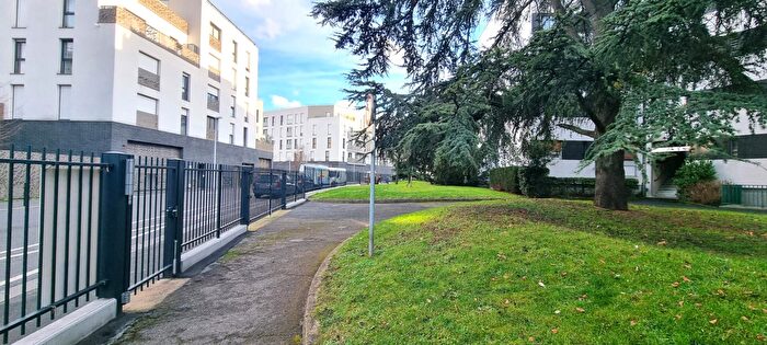 Nanterre, Chemin de lîle : Appartement 2 pièces à vendre