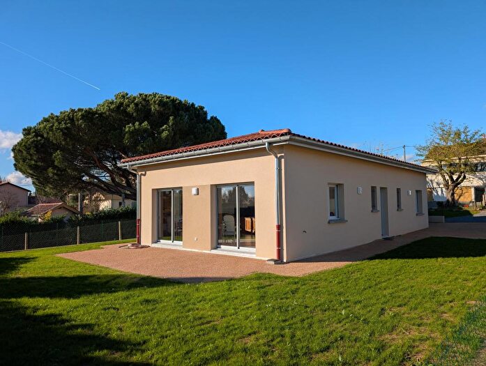 Maison à vendre - Montmerle-sur-Saône - 4 pièces - 3 chambres