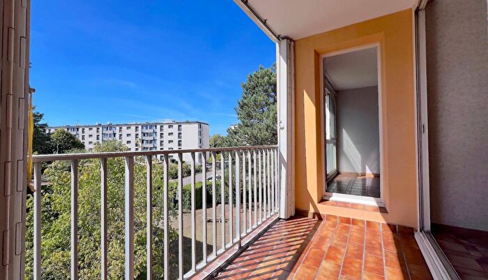 Décines-Charpieu, Berthaudière : Appartement 3 pièces à vendre