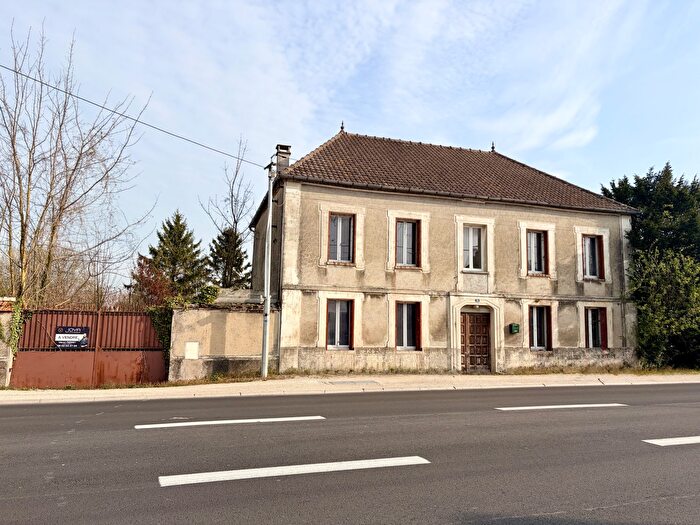 Maison à vendre - Maizières-la-Grande-Paroisse - 8 pièces - 5 chambres