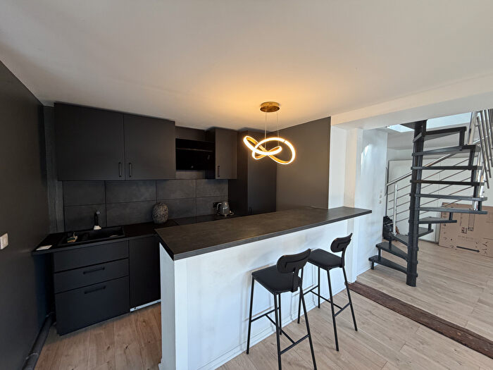 Appartement à louer - Thionville, Centre-ville, Gare - 2 pièces - 1 chambre