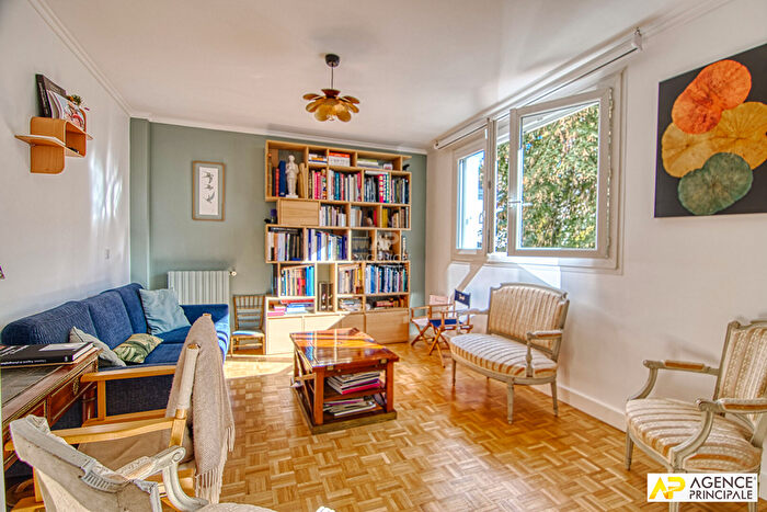 Versailles, Saint-Louis : Appartement 4 pièces à vendre