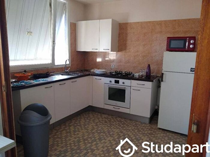 Appartement à louer - Le Bachut, Lyon ème arrondissement - 2 pièces - 1 chambre