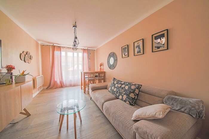 Appartement à louer - Bastia - 3 pièces - 2 chambres