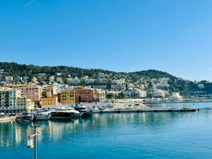 Appartement 4 pièces à louer à Le Port, Nice