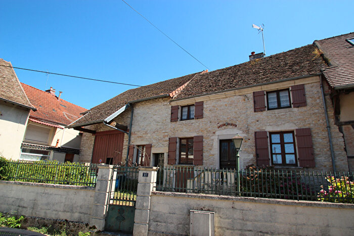 Maison 4 pièces à vendre à Lux