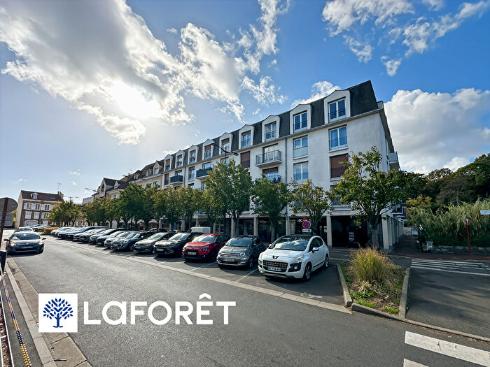 Appartement 3 pièces à Viry-Châtillon, Centre-ville, à vendre