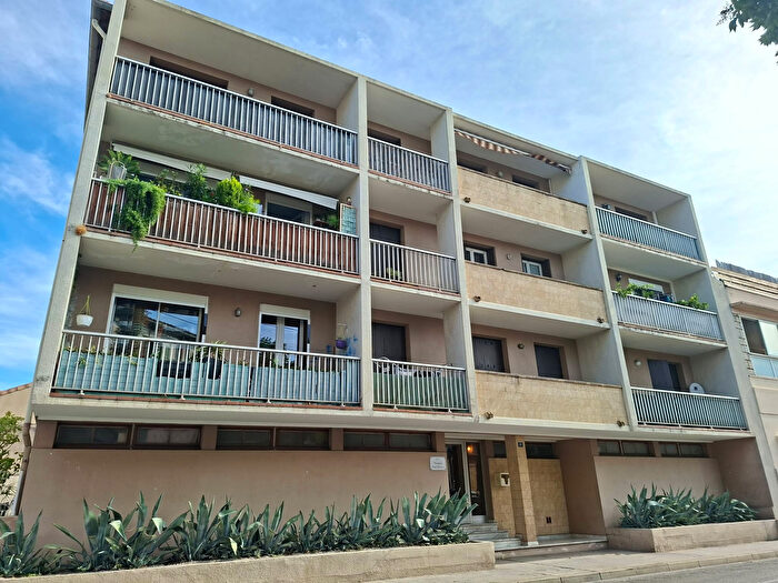Appartement 3 pièces à Nîmes, Les Amoureux, à louer