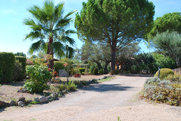 Maison à vendre - Villecroze - 5 pièces - 3 chambres